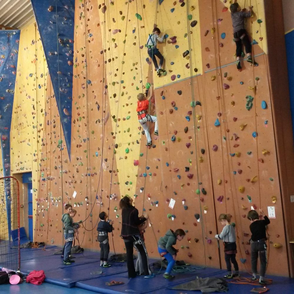 Cours d'escalade en salle à Aix-en-Provence - Pays d'Aixcalade